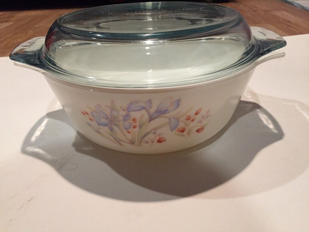 Vintage PYREX Bowl White Flower Patterned 1970's Bowl and Lid - Rare ...