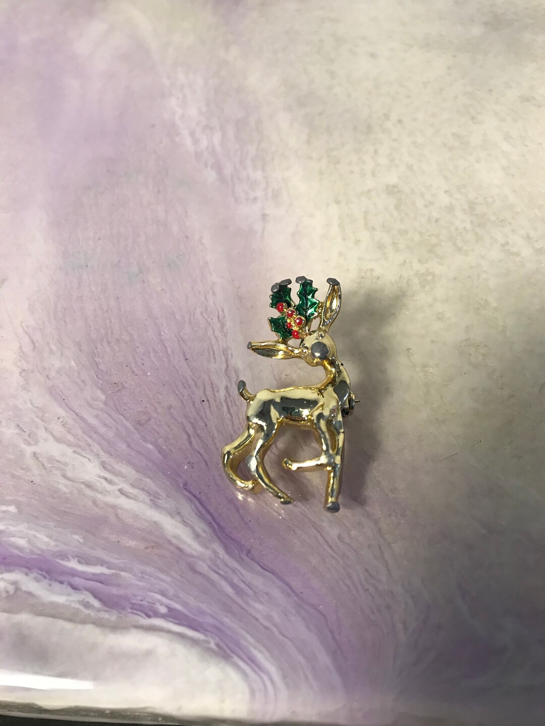 Vintage REINDEER Christmas Themed Lapel Pin - Rare Vintage Collectors ...