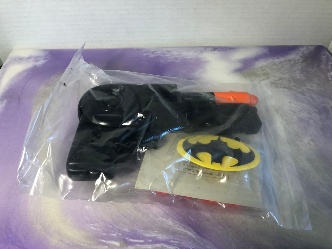Vintage Batman 1989 DC Comics Batman the Movie - Bat Gun Grapple Gun ...