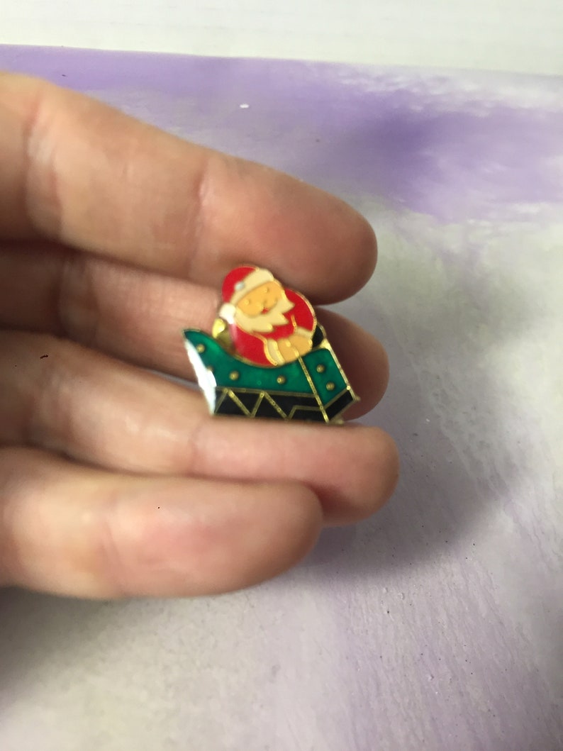 Vintage Christmas Santa Claus in Sleigh Lapel Pin Decoration - Etsy