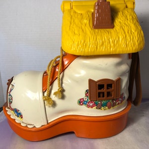 Vintage Matchbox Shoe House Live N Learn TOY With Accessories Vintage ...