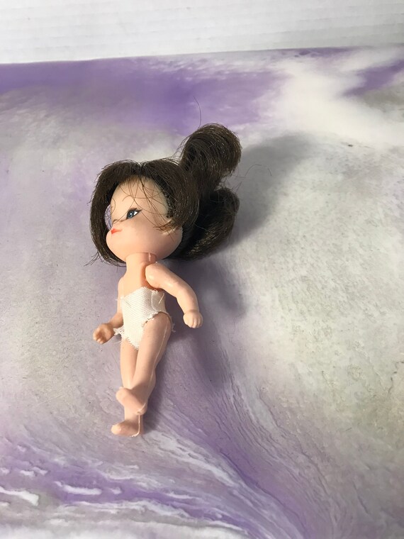 Vintage annees 1970 s 80 s Girl Doll with Brown Hair Made in Hong Kong Great vintage Doll Family Toy Dolls Retro Dollhouse Nostalgia Etsy France