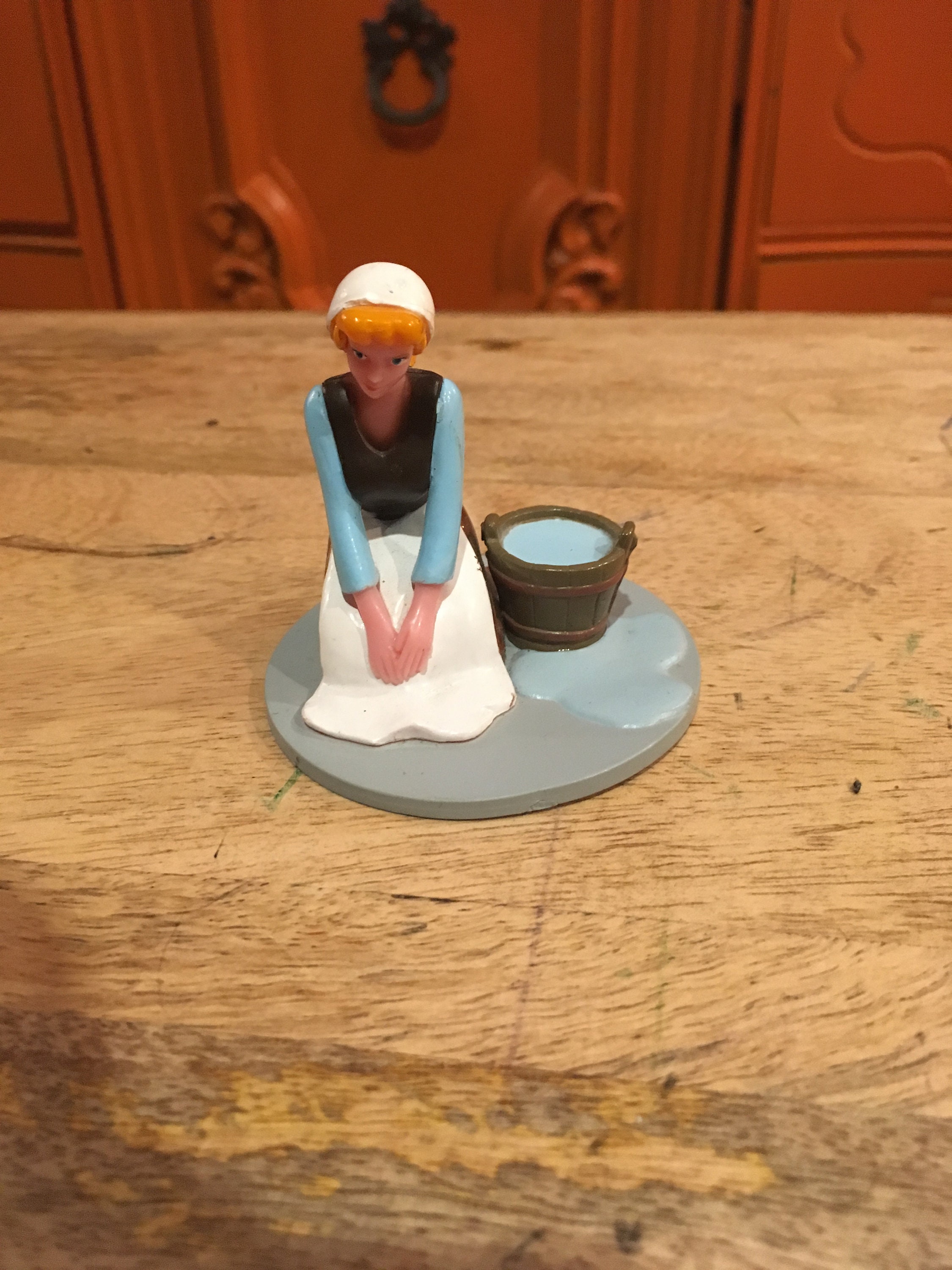 Cinderella Disney Cleaning