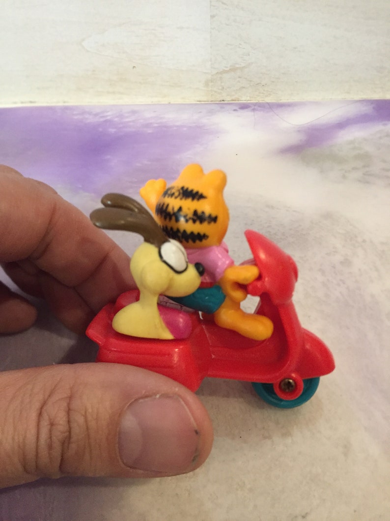Vintage 1980's Garfield and Odie Scooter PVC Figure! Nostalgia MCDONALD ...