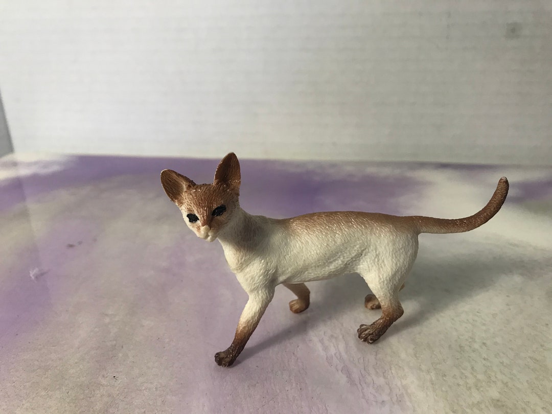 Vintage PVC Figurine Tan and White Cat Figurine -cat Themed Figure ...