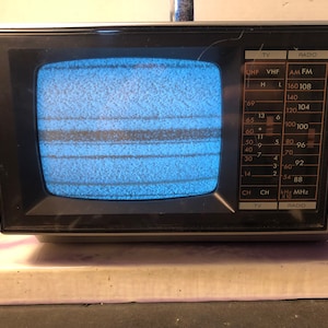 Vintage Goldstar Portable 5" TV Am-fm Radio W/ant KMA-0506 Cord Works ...