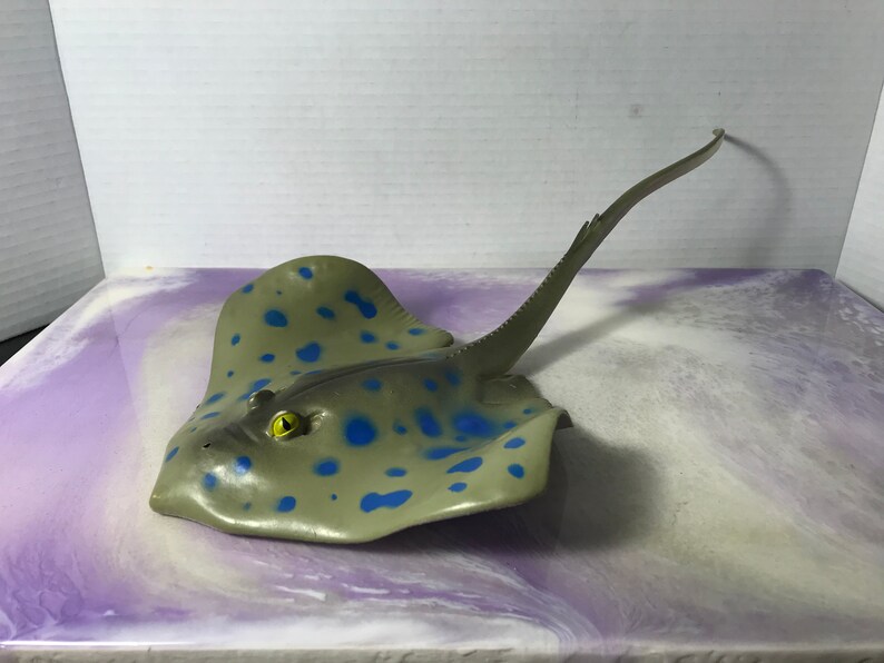 Rare Vintage PVC Large Manta Ray Sting Ray Figure/ Cake - Etsy