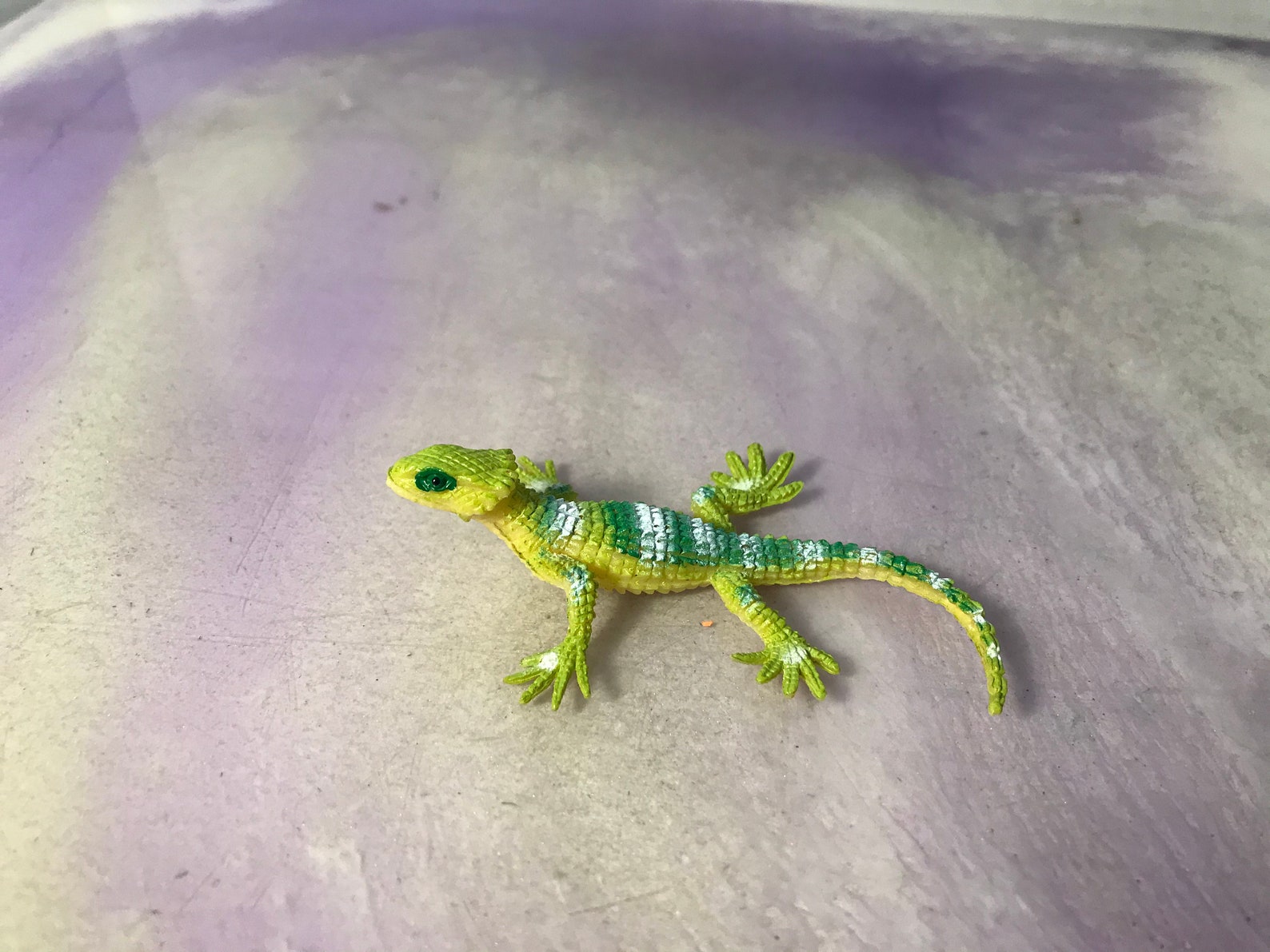 Vintage Reptile Toy PVC Mini Green and White Lizard Rare - Etsy