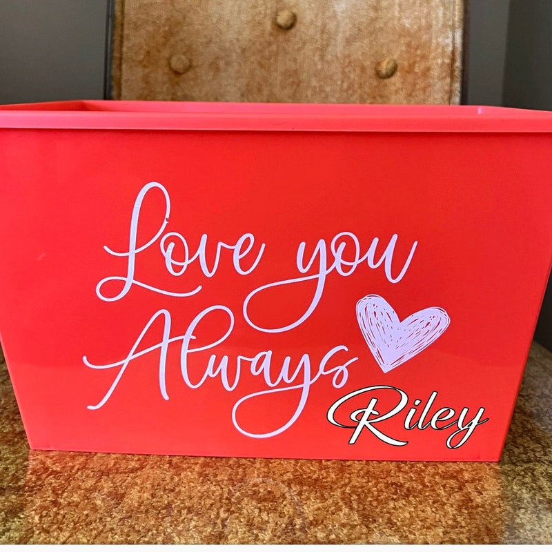 Valentine Gift Bucket Bag - 60+ Gift Ideas for 2026