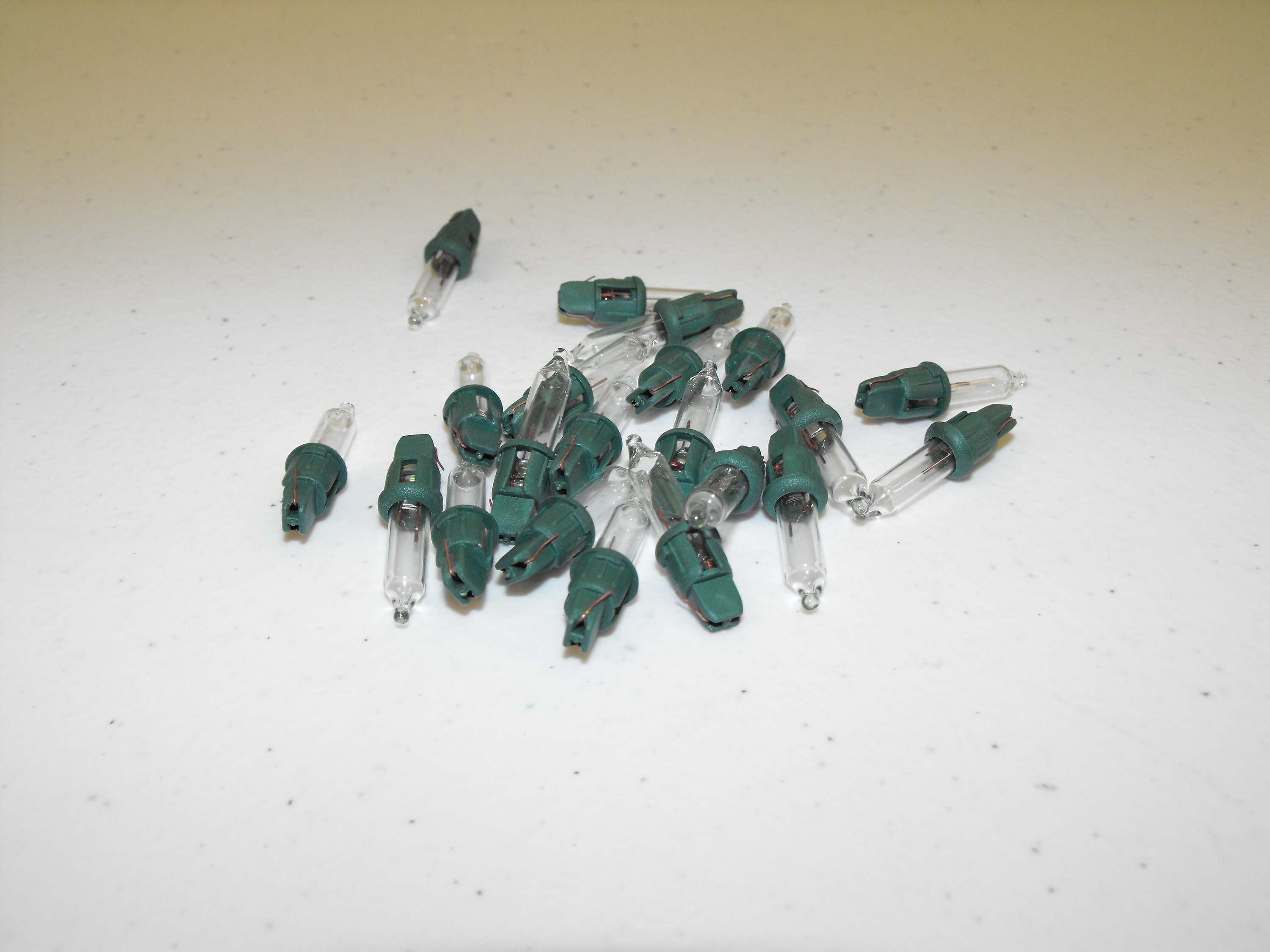 20x Mini 2.5 Volt .425 Watt V W Clear Christmas Light Bulbs Replacement ...