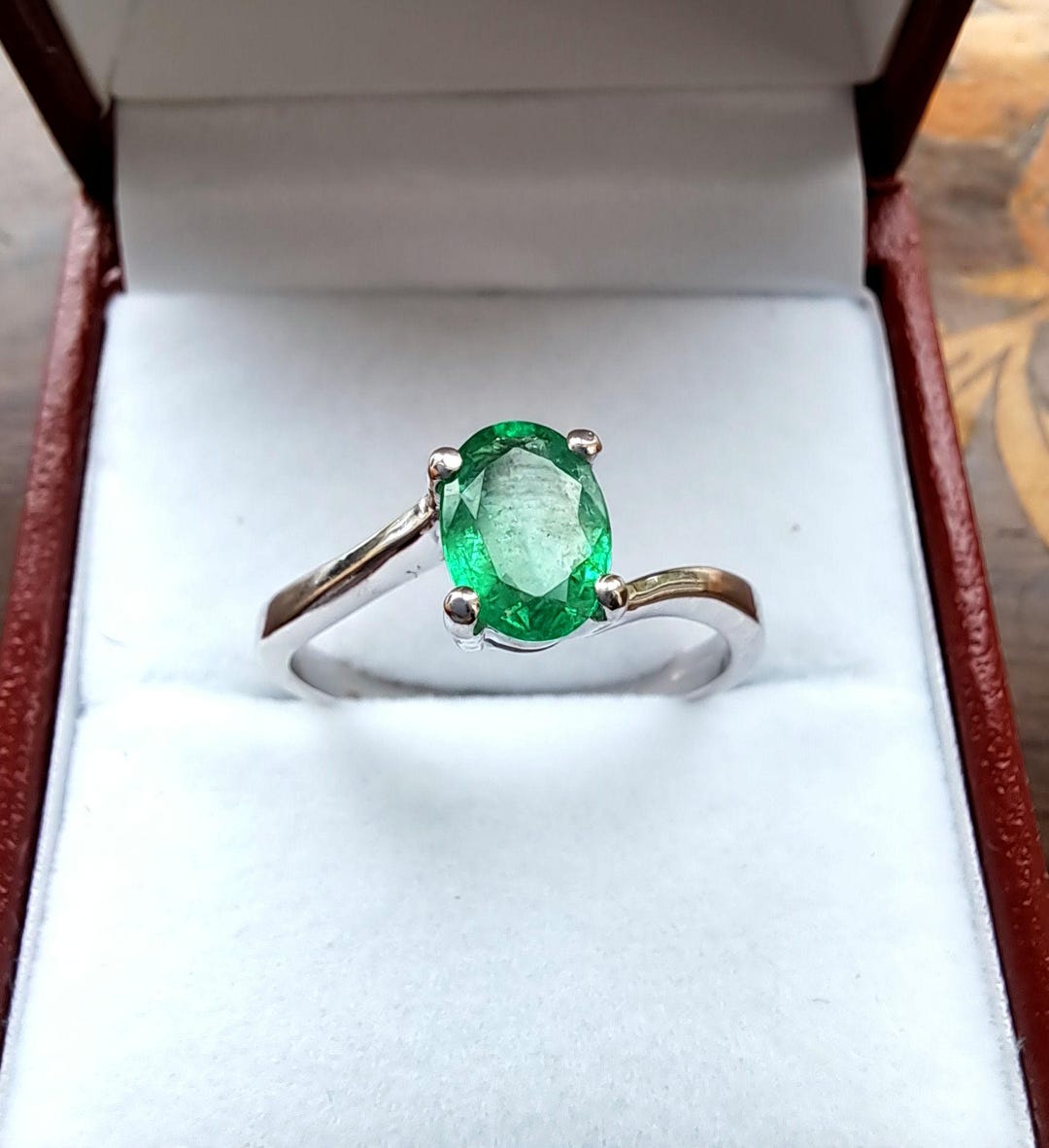18ct White Gold Emerald Solitaire Ring - Etsy
