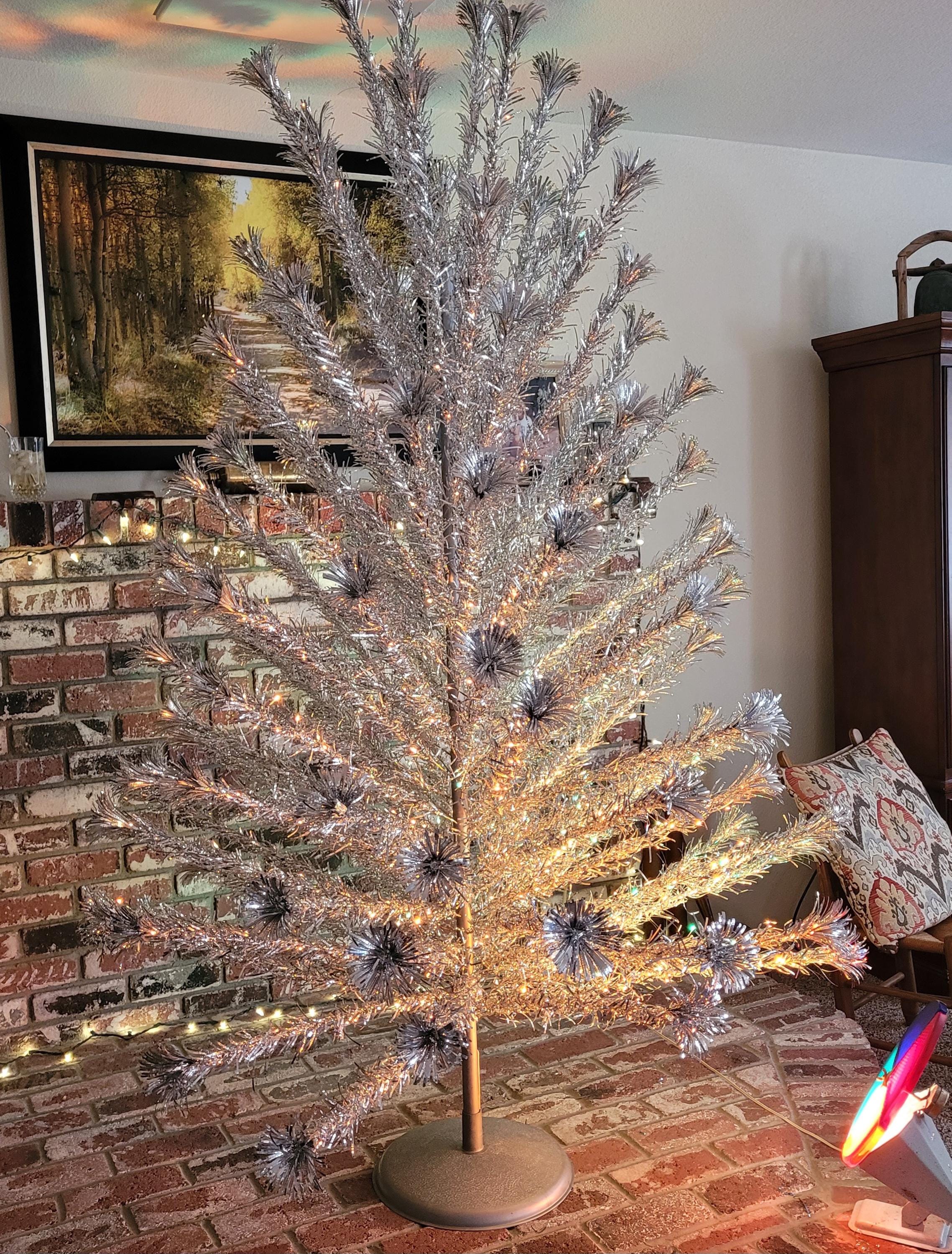 Aluminum Christmas Tree With Lights