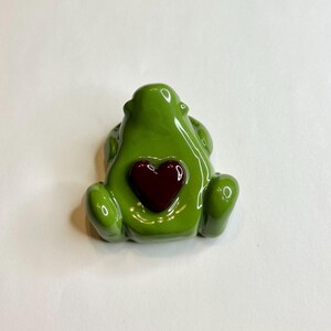 Frog & Heart Figurine - Etsy