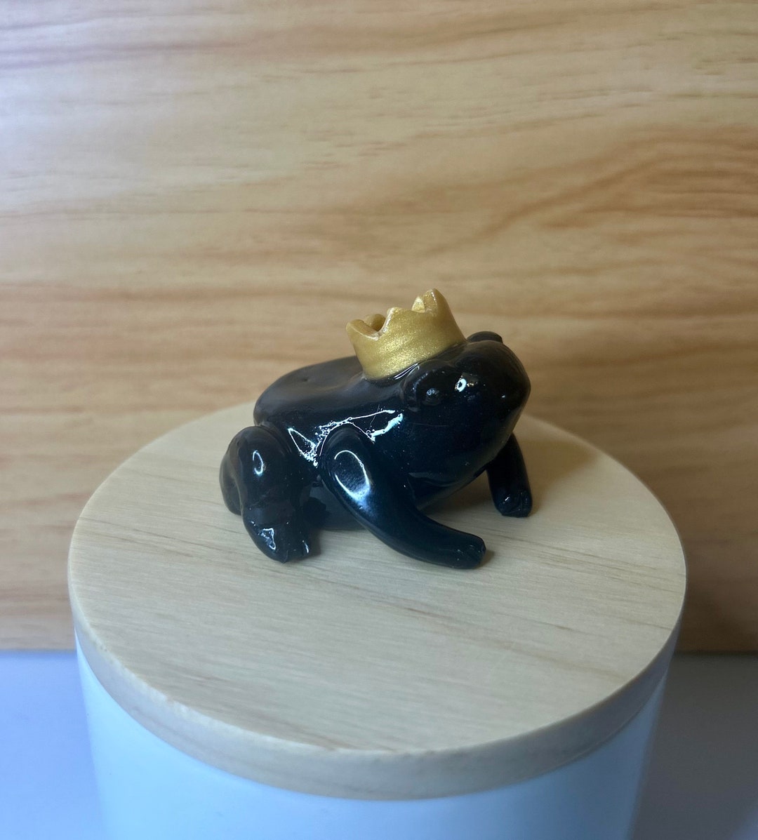 Royal Frog Figure// Black History Month//king Frog - Etsy