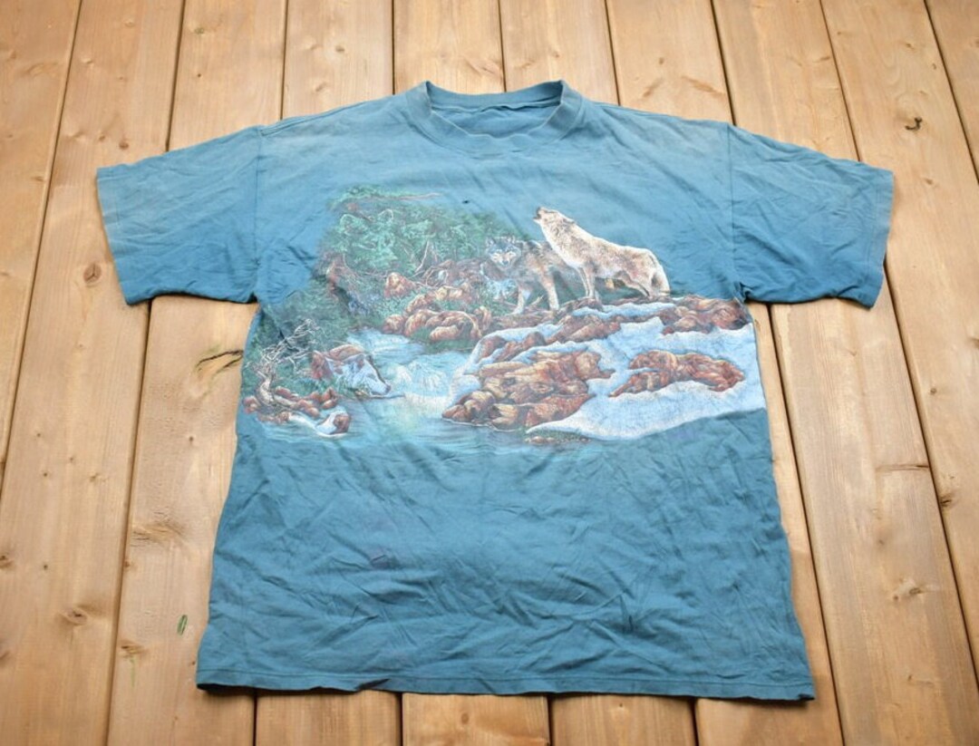 Vintage 1990s Wolf Theme Graphic T-shirt / Wolf Tee / Streetwear ...