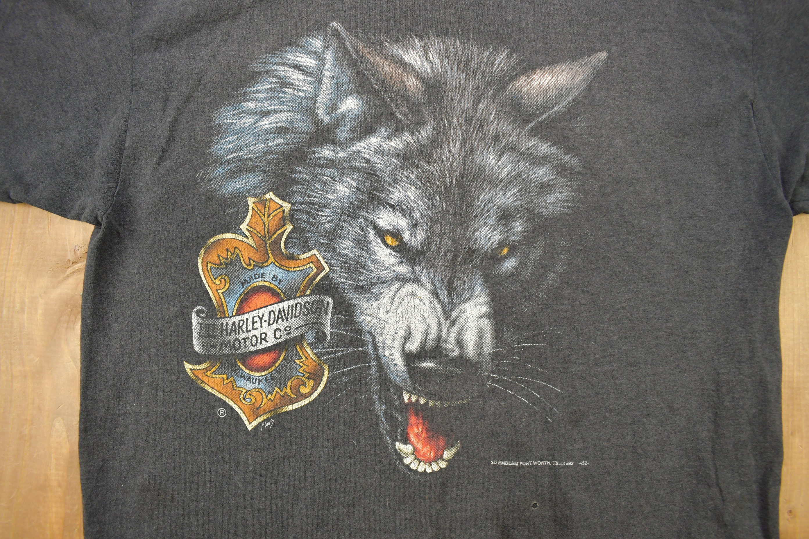 Vintage 1992 Harley Davidson Wolf Graphic 3D Emblem T-shirt Vintage 1992 Harley Davidson Wolf Graphic 3D Emblem T-shirt
