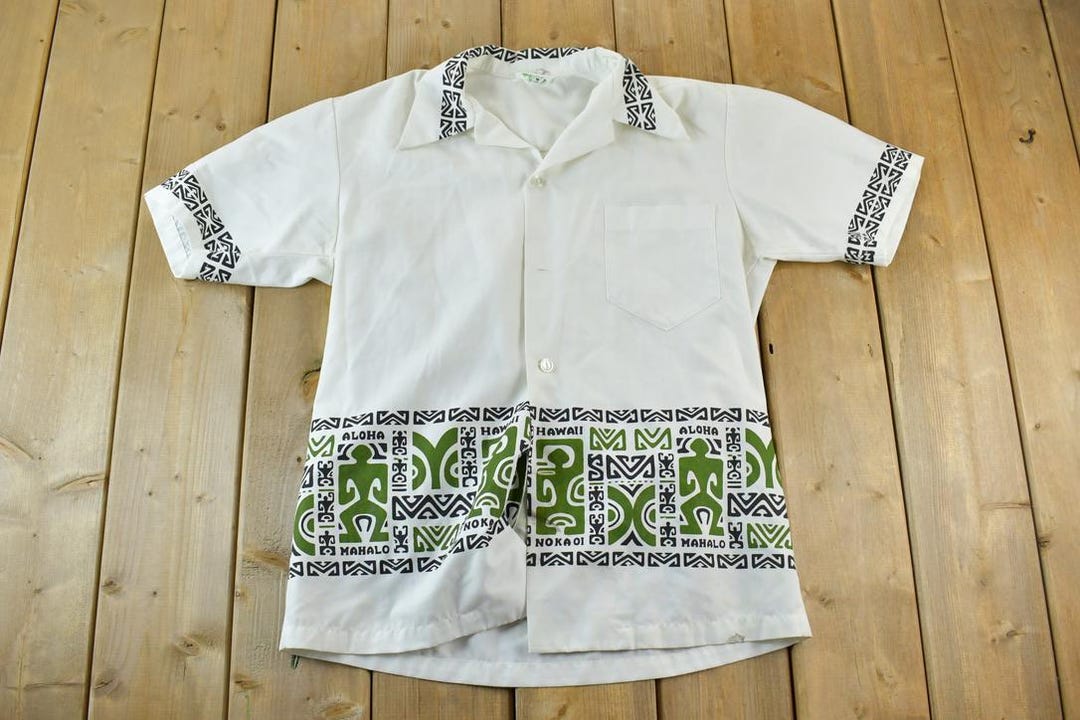 Vintage 1970s Hawaiian Souvenir Graphic Print Button up / Vintage ...