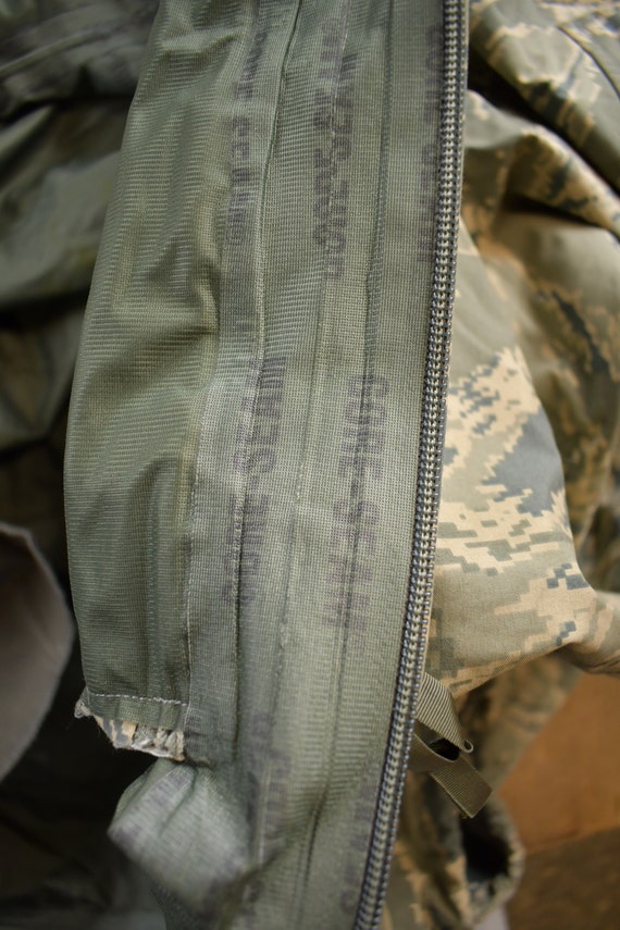 Vintage Y2K Gore Seam Military Digital Camo jacket / … - Gem