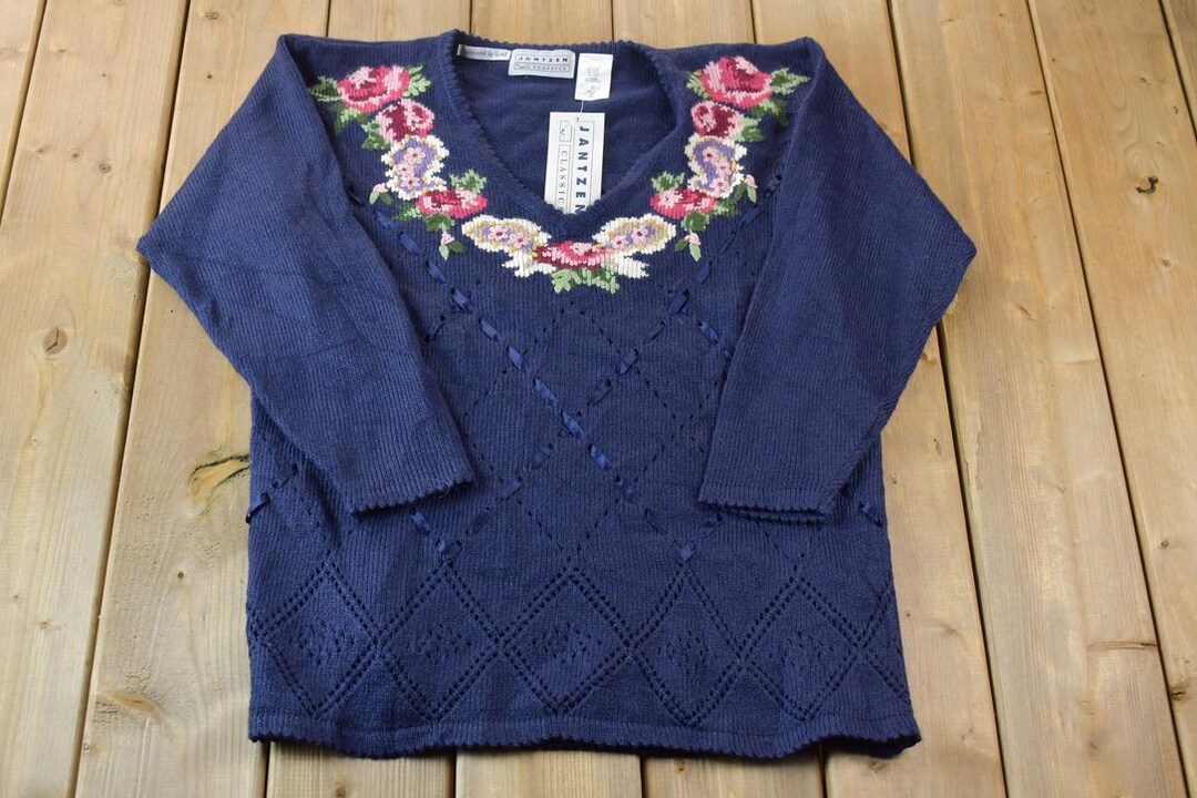 Vintage 1990s Cute Knit V-neck Sweater / 90s V-neck / Grandma Sweater ...