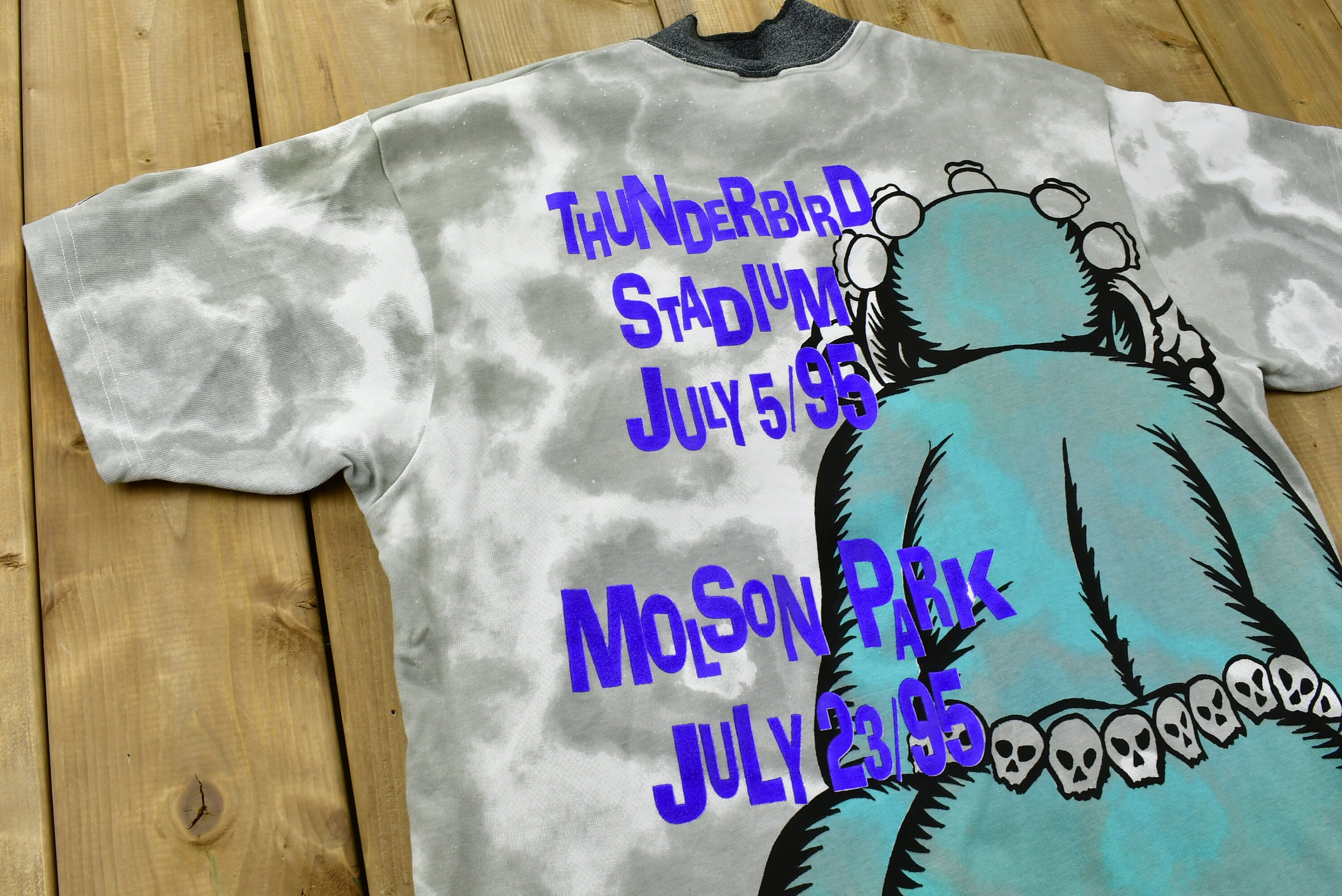 Vintage Deadstock 1995 Lollapalooza Buddha Mock Neck Tour T Vintage Deadstock 1995 Lollapalooza Buddha Mock Neck Tour T