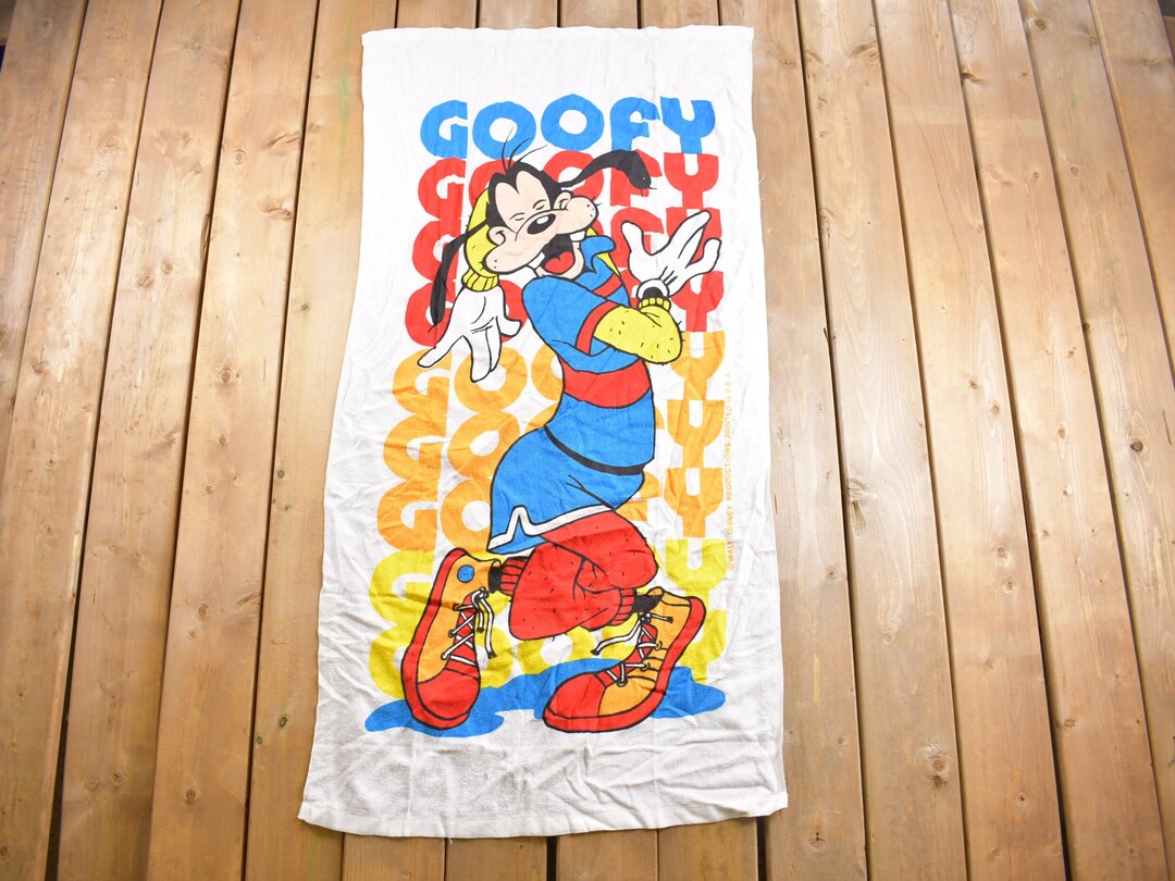 Vintage 1980s Walt Disney Goofy Graphic Beach Towel / Beachwear ...