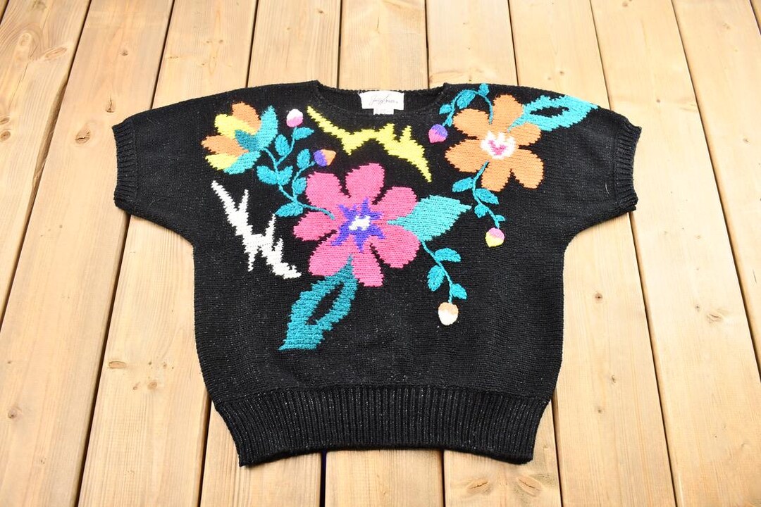 Vintage 1990s Jaclyn Smith Short Sleeve Black Floral Knit Crewneck ...