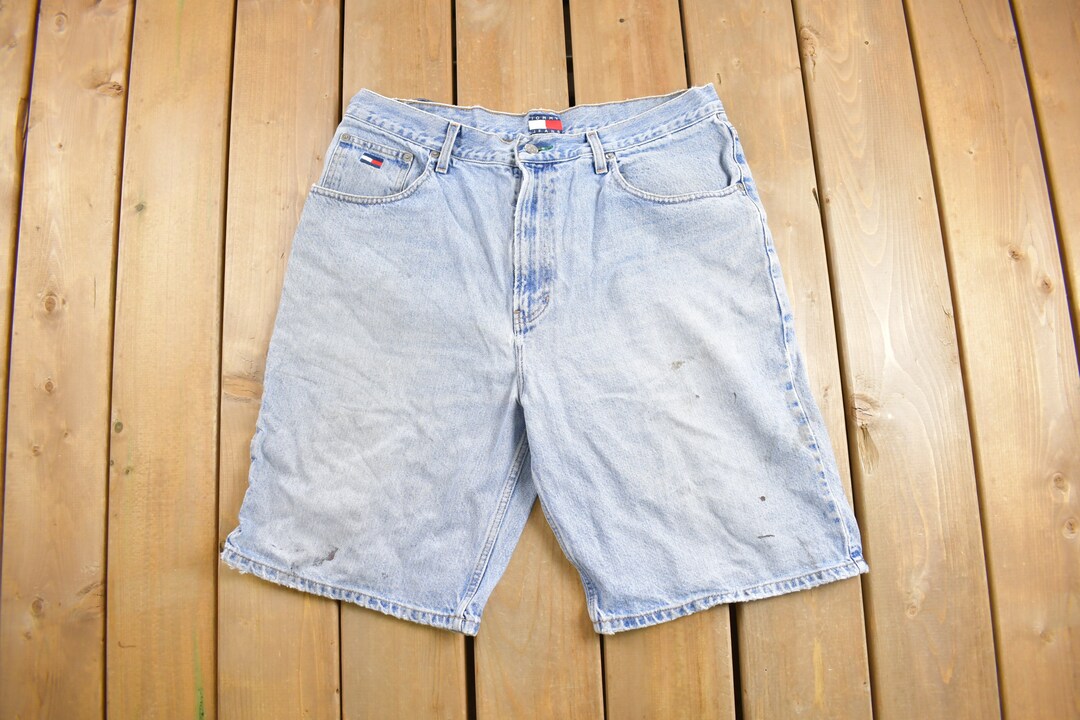 Vintage 1990s Tommy Hilfiger Light-wash Denim Shorts / Size 35 ...