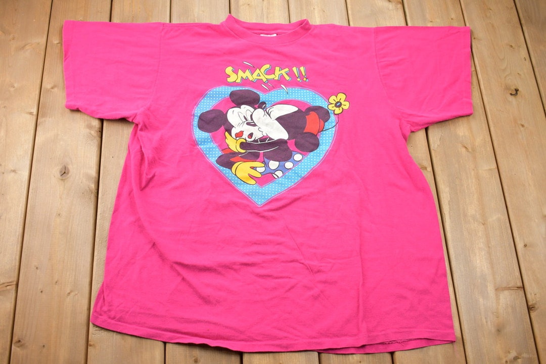 Vintage 1990s Disney Mickey and Minnie Mouse Smack Kiss Heart T-shirt ...