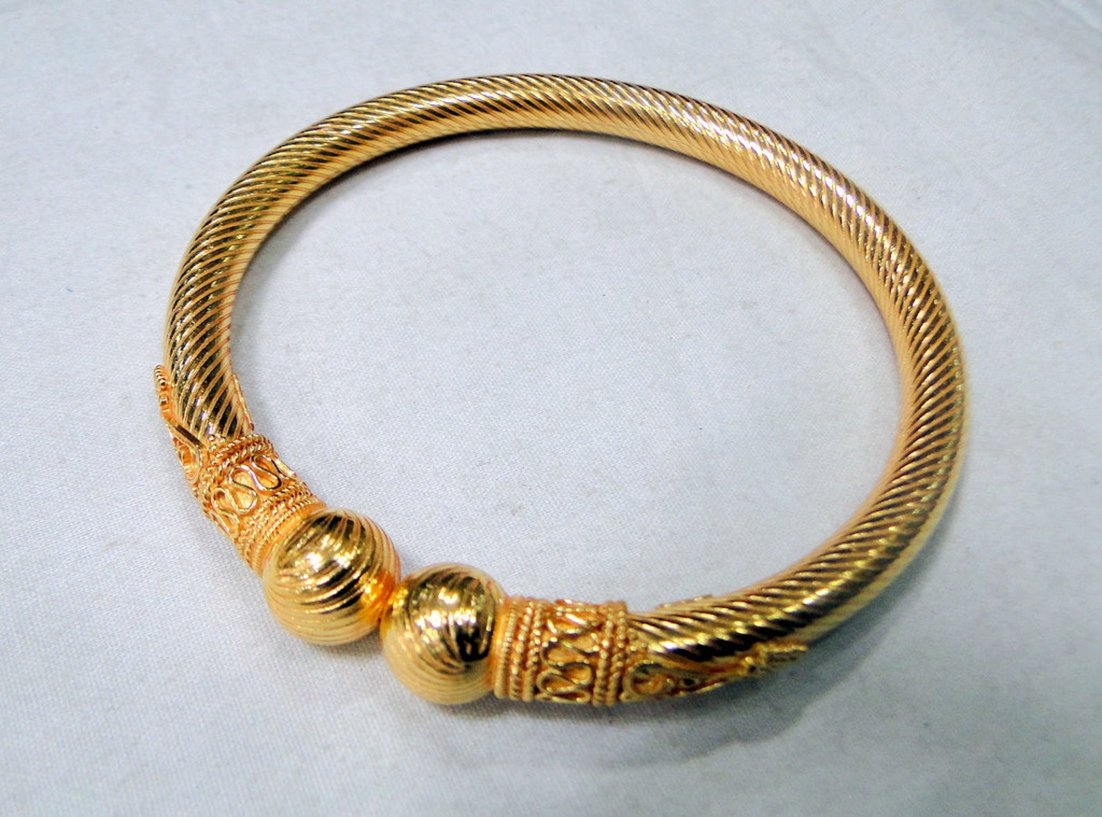 22K Yellow Gold Bangles Pair ,available in All Sizes - Etsy