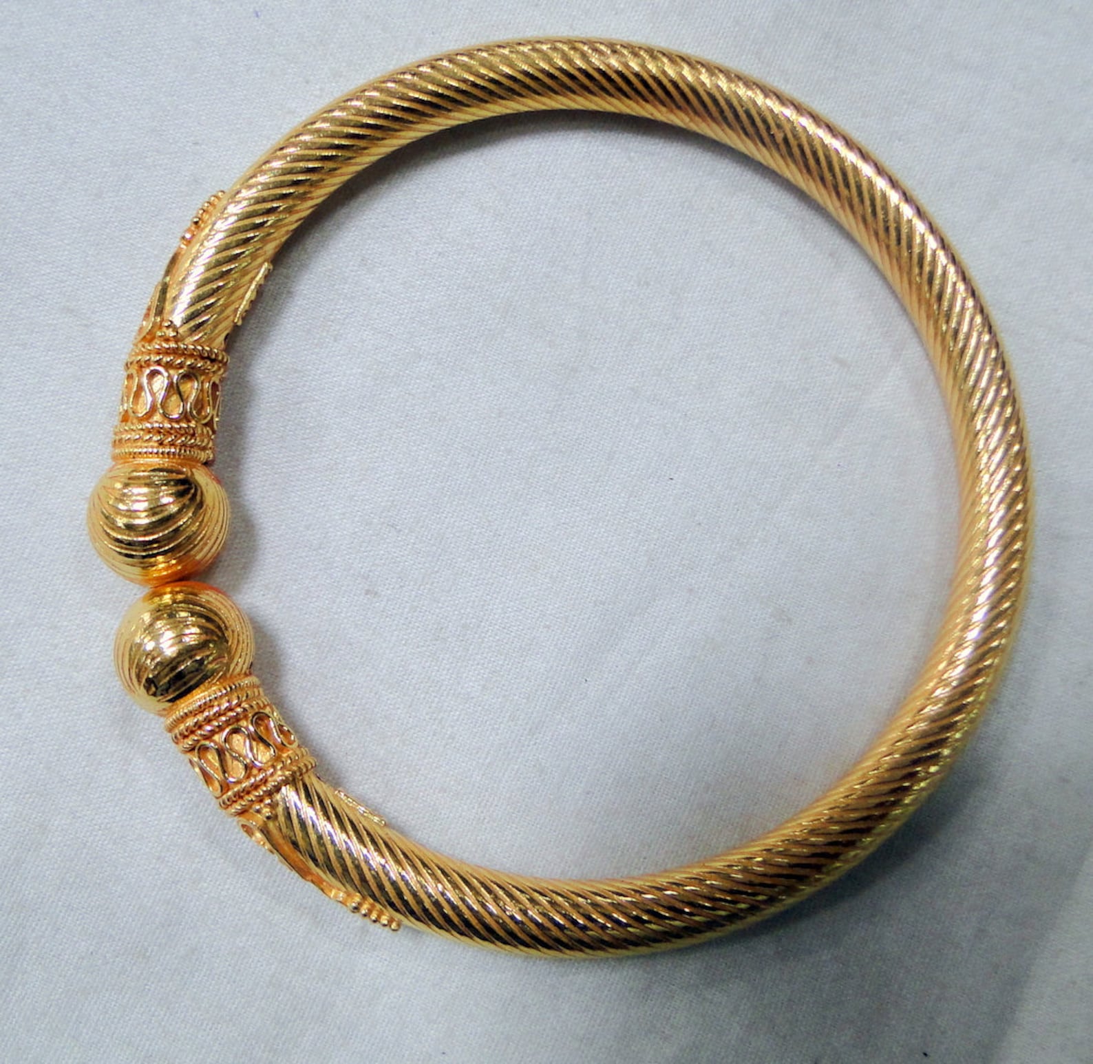 22K Yellow Gold Bangles Pair ,available in All Sizes - Etsy