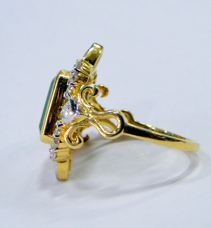 Emerald Ring Vintage Antique 18 K Solid Gold Diamond Emerald Ring ...