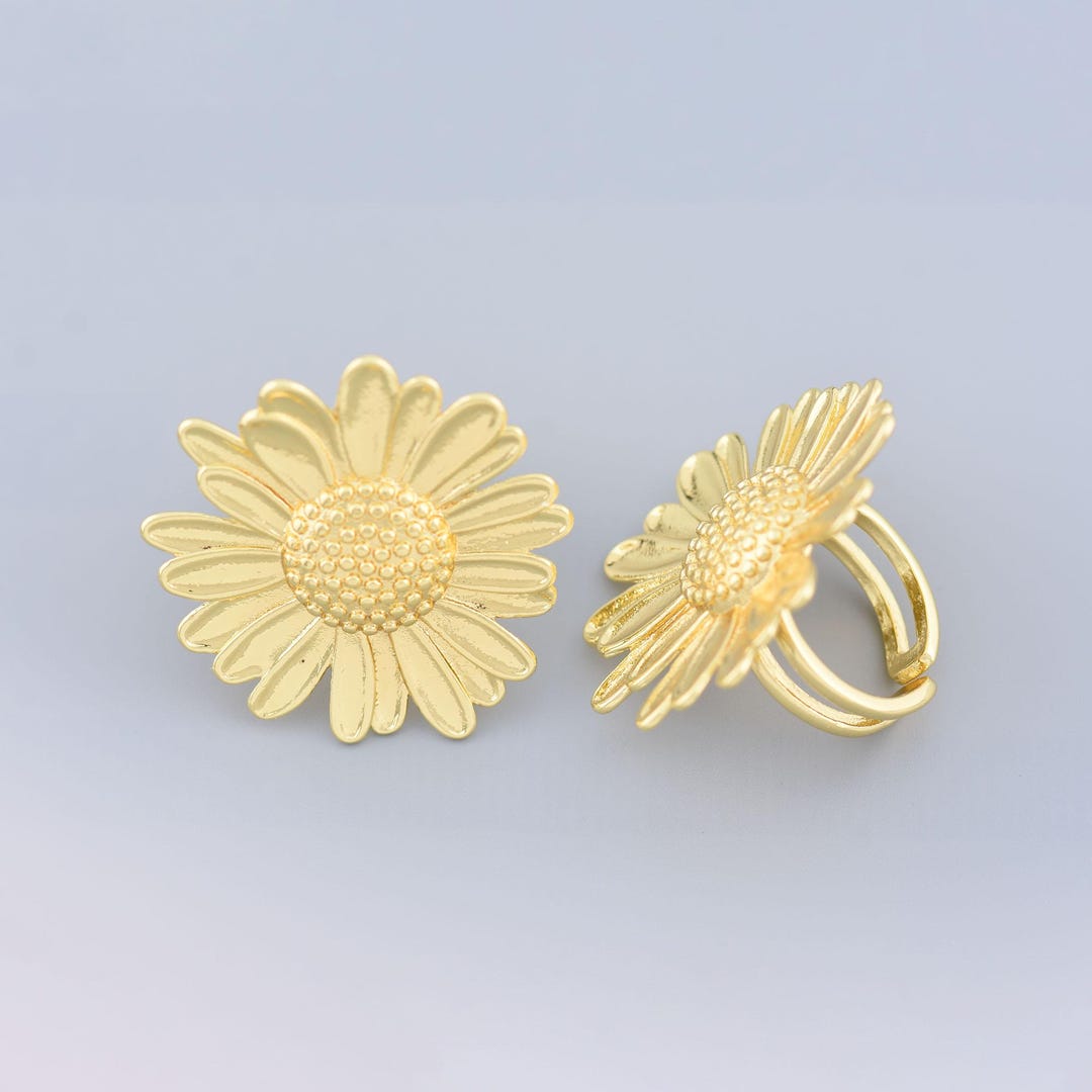 Stunning Gold-toned Sunflower Rings, Intricate Floral Pattern, Ideal ...