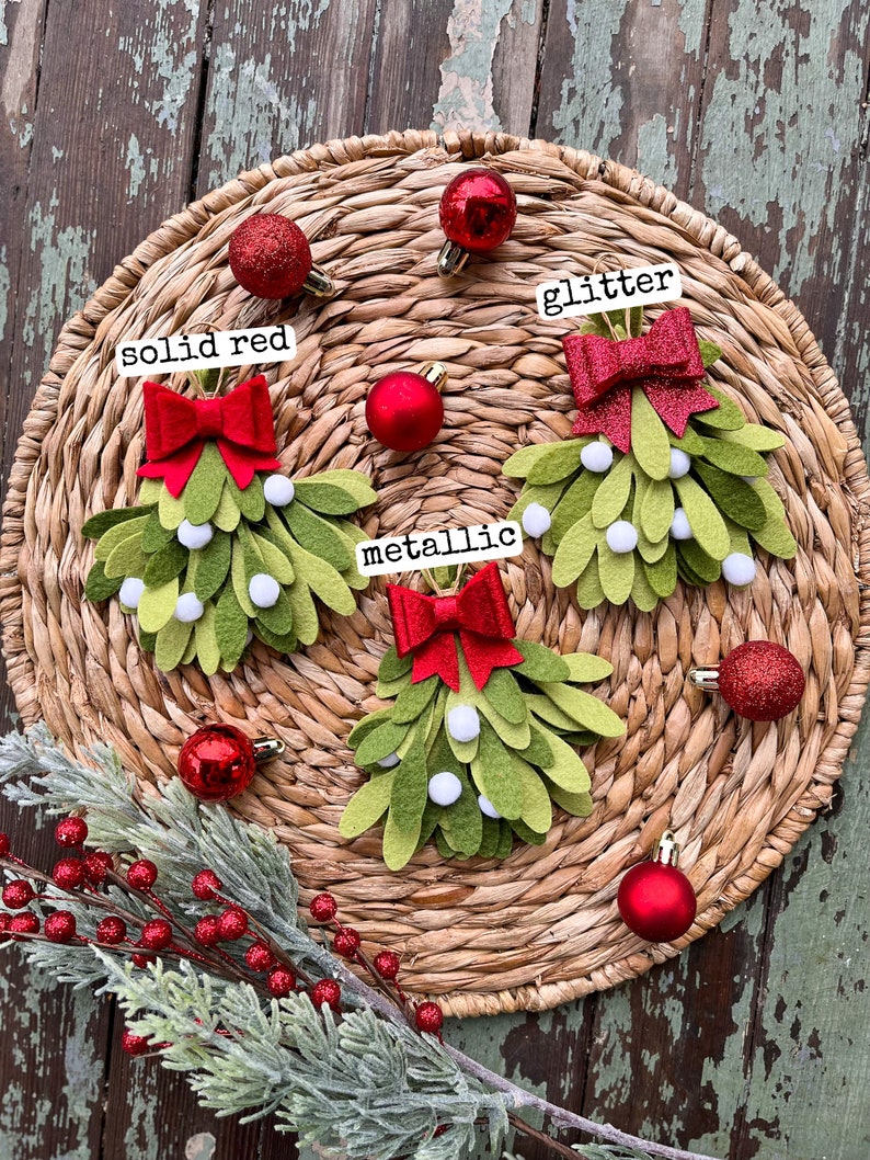 Handmade Felt Mistletoe • Christmas Mistletoe With Bow • Holiday Decor ...