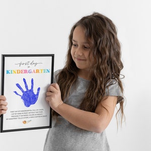 First Day of Kindergarten Handprint Craft, DIY Back to School Project ...