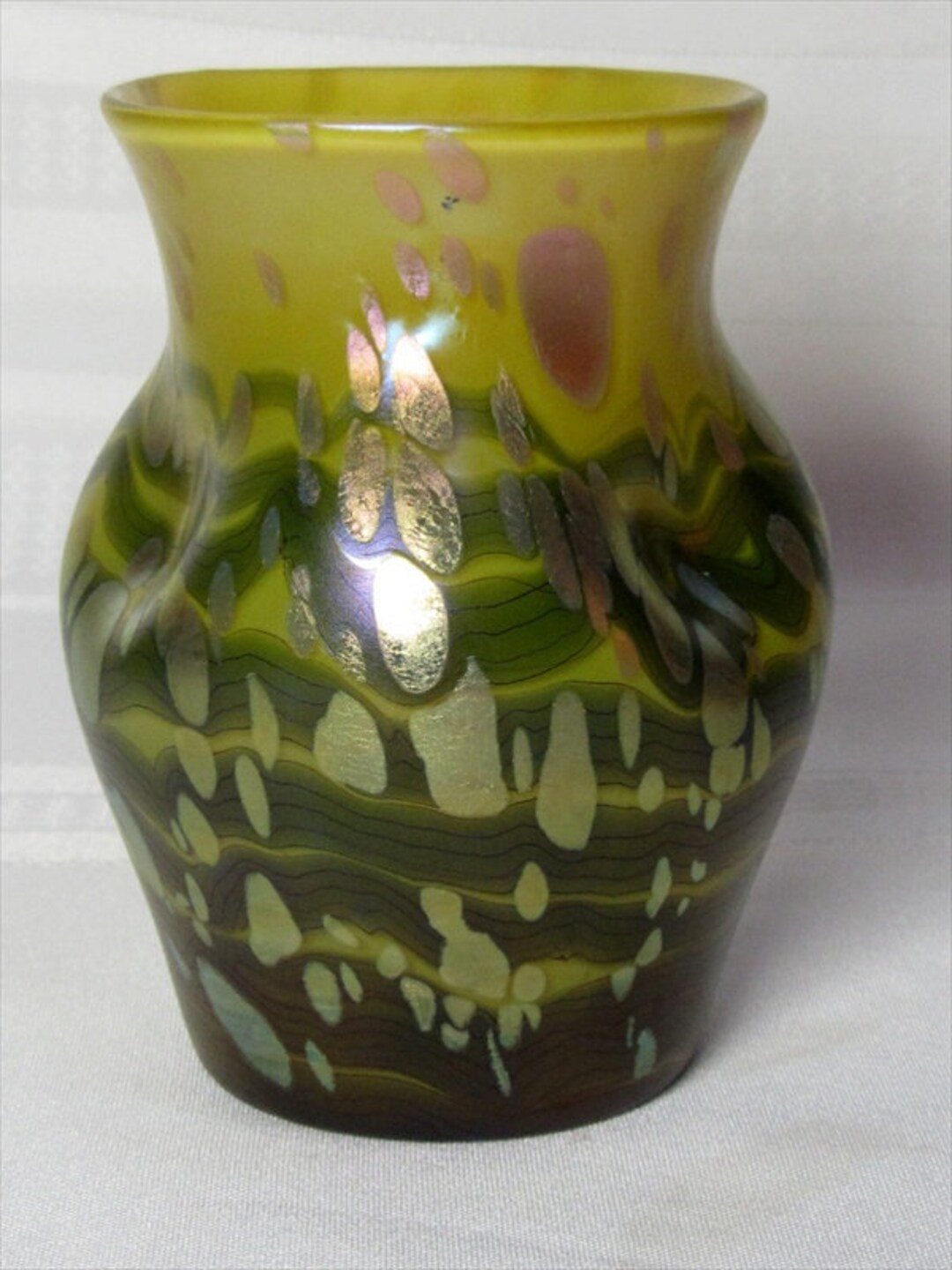 Loetz, Cytisus Metallic Yellow Thumbprint Vase, Excellent Execution ...