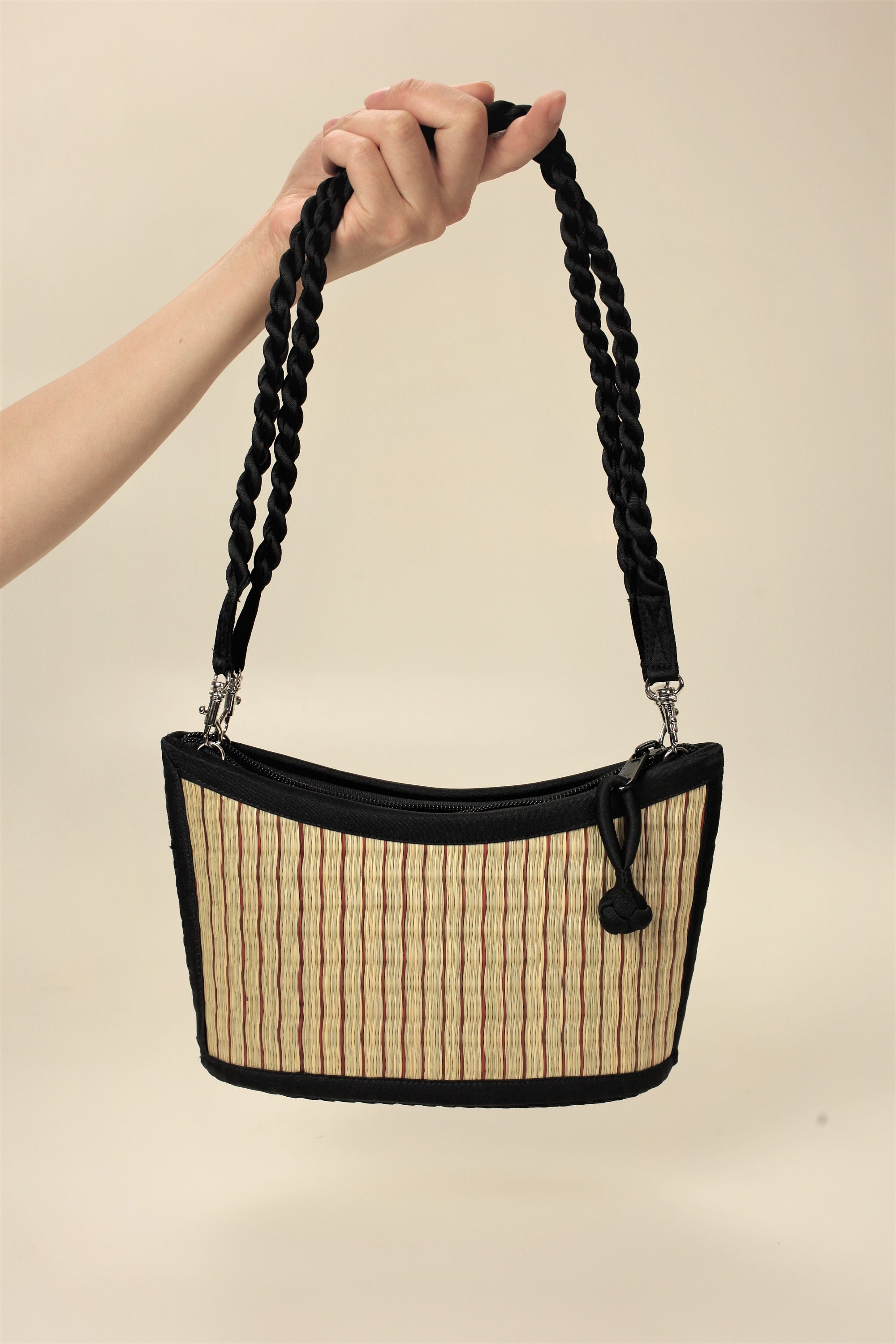Sustainable Handmade Scoop Shape Seagrass Crossbody Shoulder Sling ...