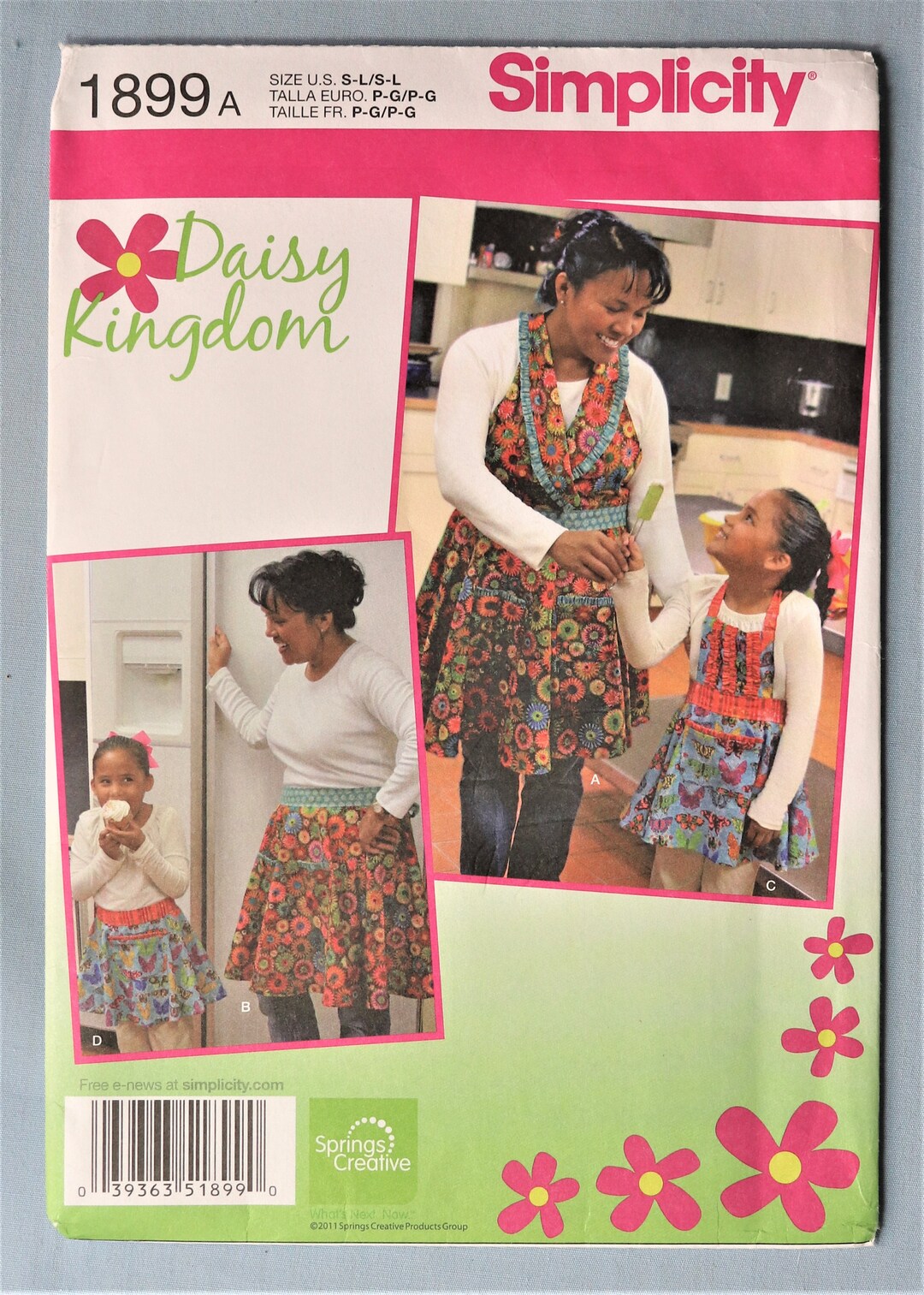 Simplicity 1899. Apron Pattern. Daisy Kingdom Adult and Child Apron ...