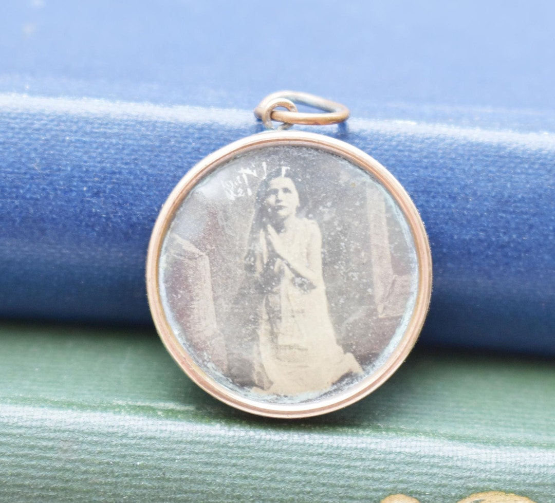 Antique Photo Locket With Lord's Prayer - Lovely Picture Frame ...