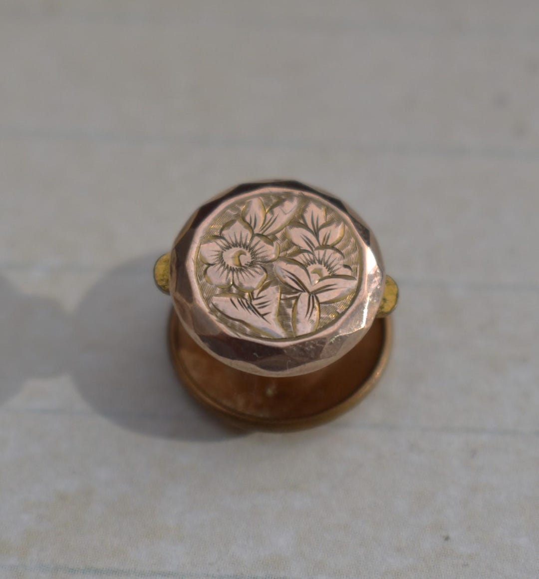 Antique Bachelor Button - Beautiful Etched Victorian Shirt Button West ...