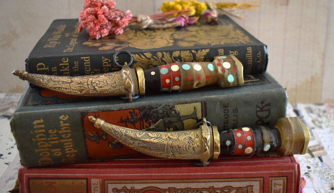 Jambiya Swords Beautiful Decorative With Swords in Sheaths and ...