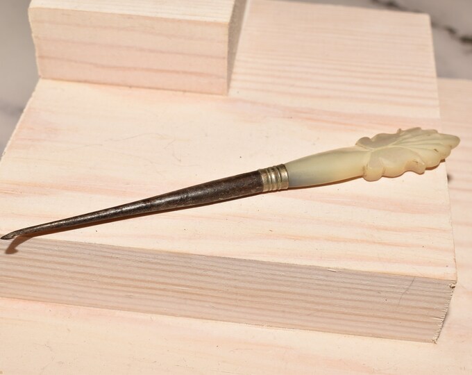 Mother of Pearl Crochet Hook Gorgeous Antique Carved Tool Palais Royal ...