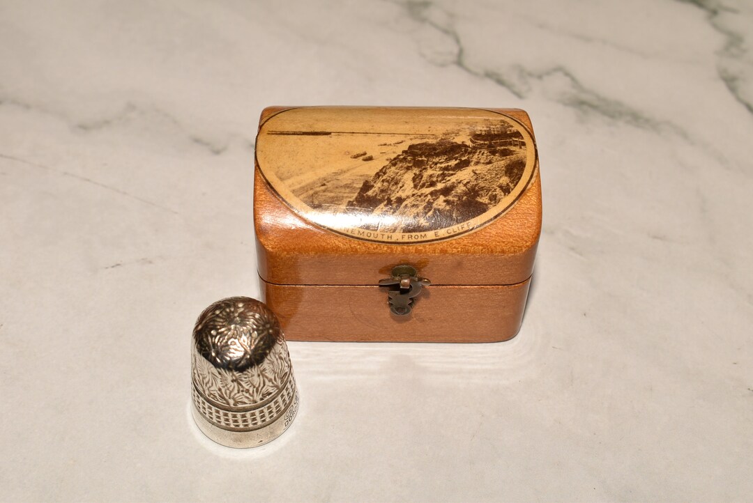 Charles Horner Dorcas Thimble in Mauchline Etui Beautiful Size 8 ...