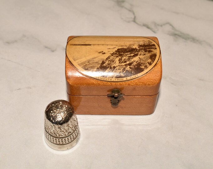 Charles Horner Dorcas Thimble in Mauchline Etui Beautiful Size 8 ...