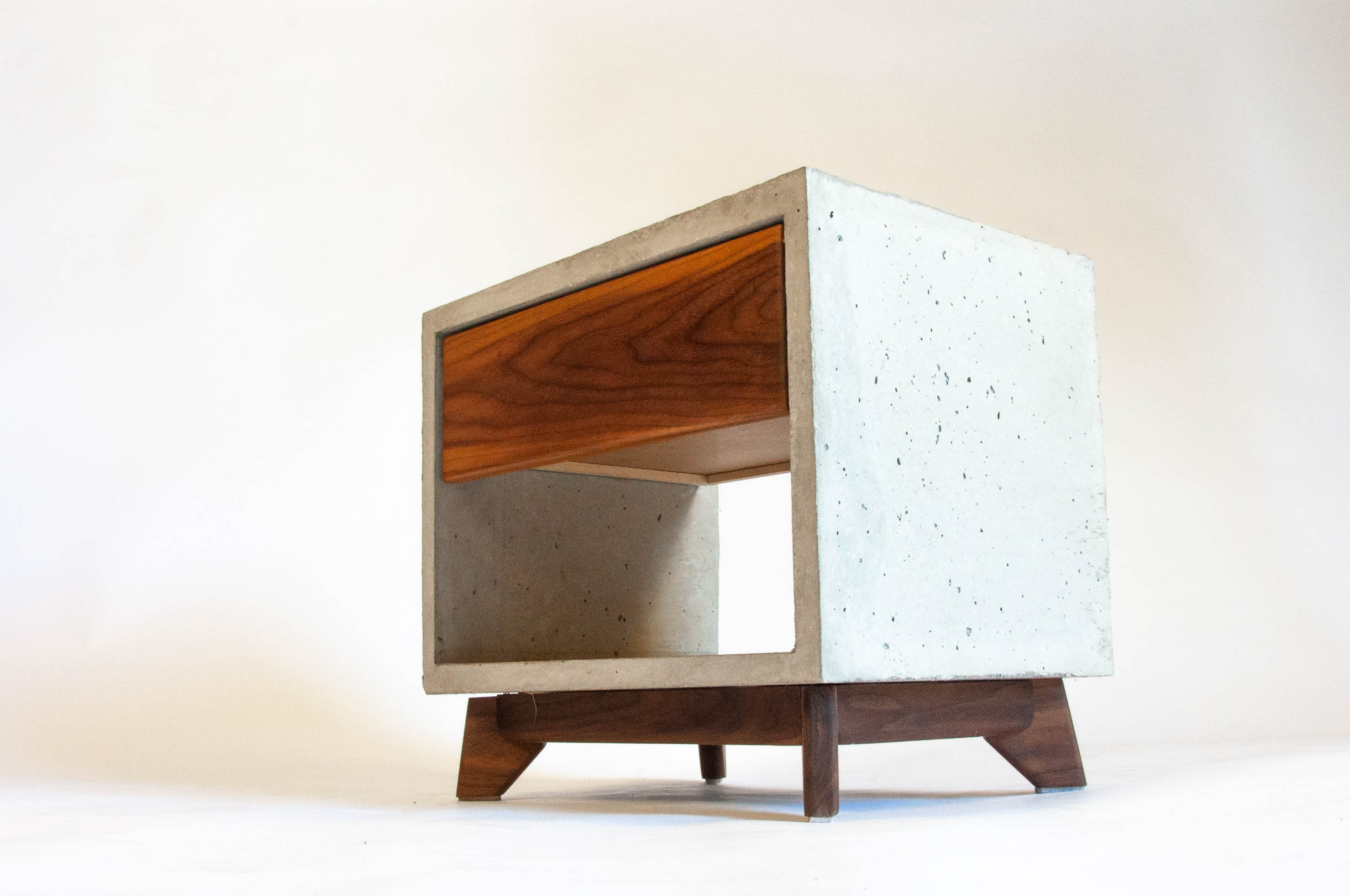 Straight Dwarf Concrete Cube & Solid Straight Edge Walnut - Etsy Canada