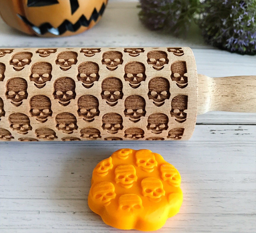 Engraved Skull Rolling Pin , Skull on Cookies , Halloween Treats - Etsy