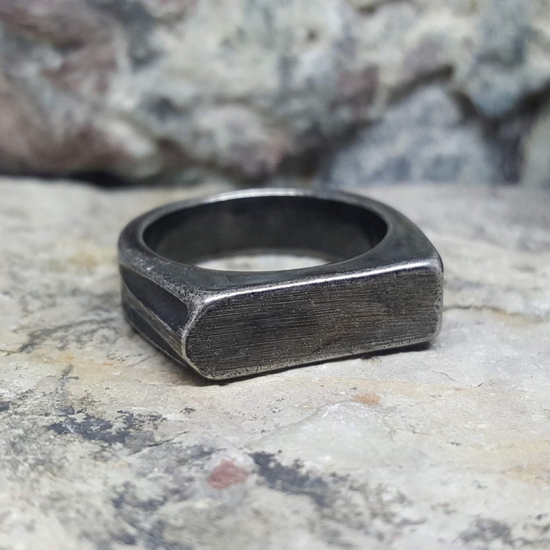 Arrow Minimalist Rectangle Ring Unisex. Vintage Look. Steel. | Etsy UK