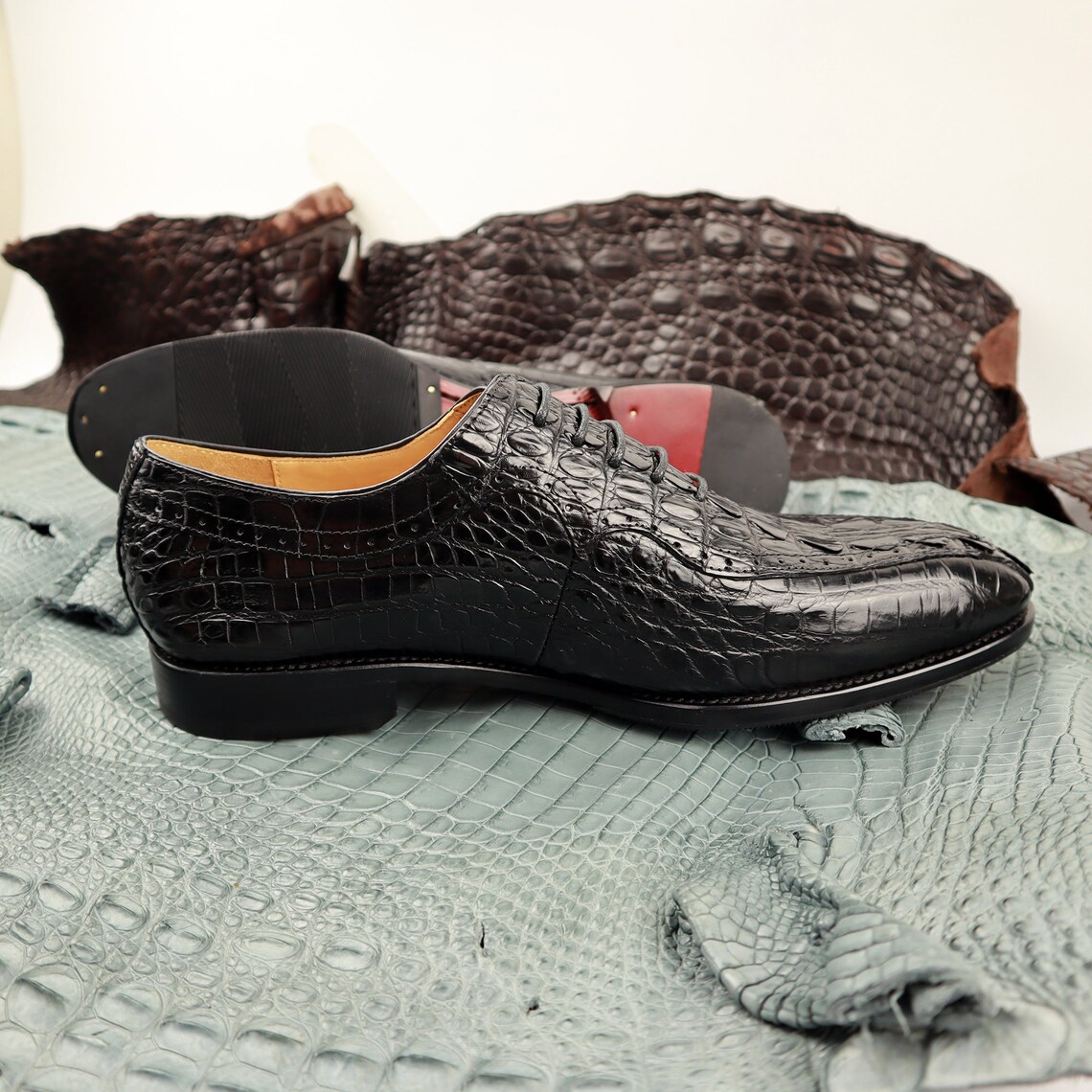 Genuine Leather Men’s Wholecut Shoes Black, Dark Brown Alligator Men ...