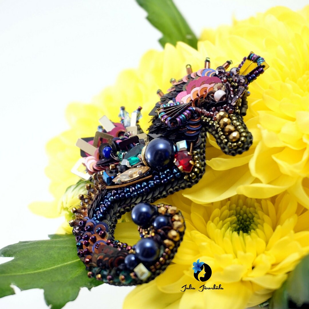 Tutorial PDF | Workshop Embroidery | DIY Brooch | Jewelry Making | Bead ...