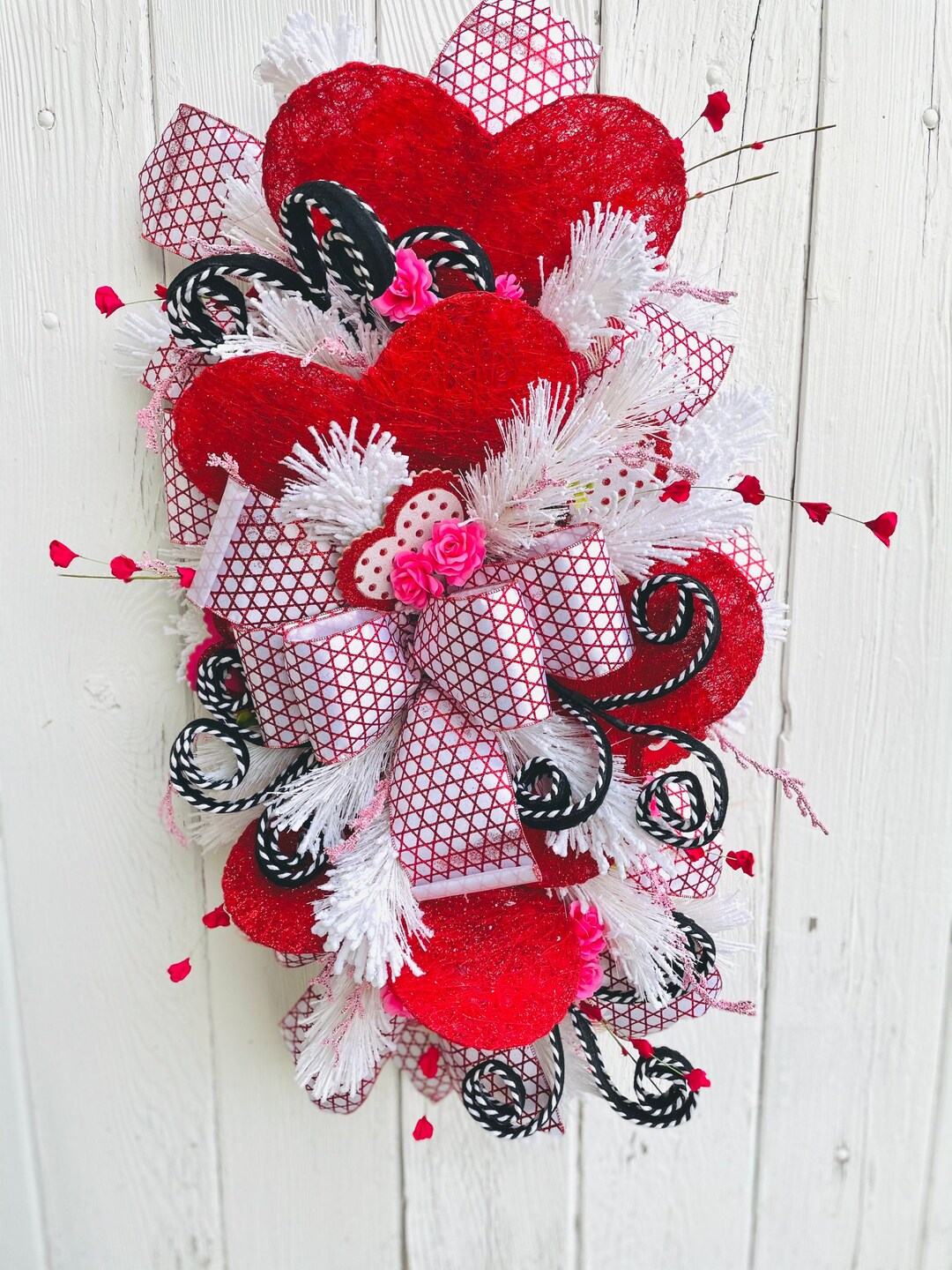 Valentine's Wreath for Front Door, Valentine's Door Decor, Love Heart ...