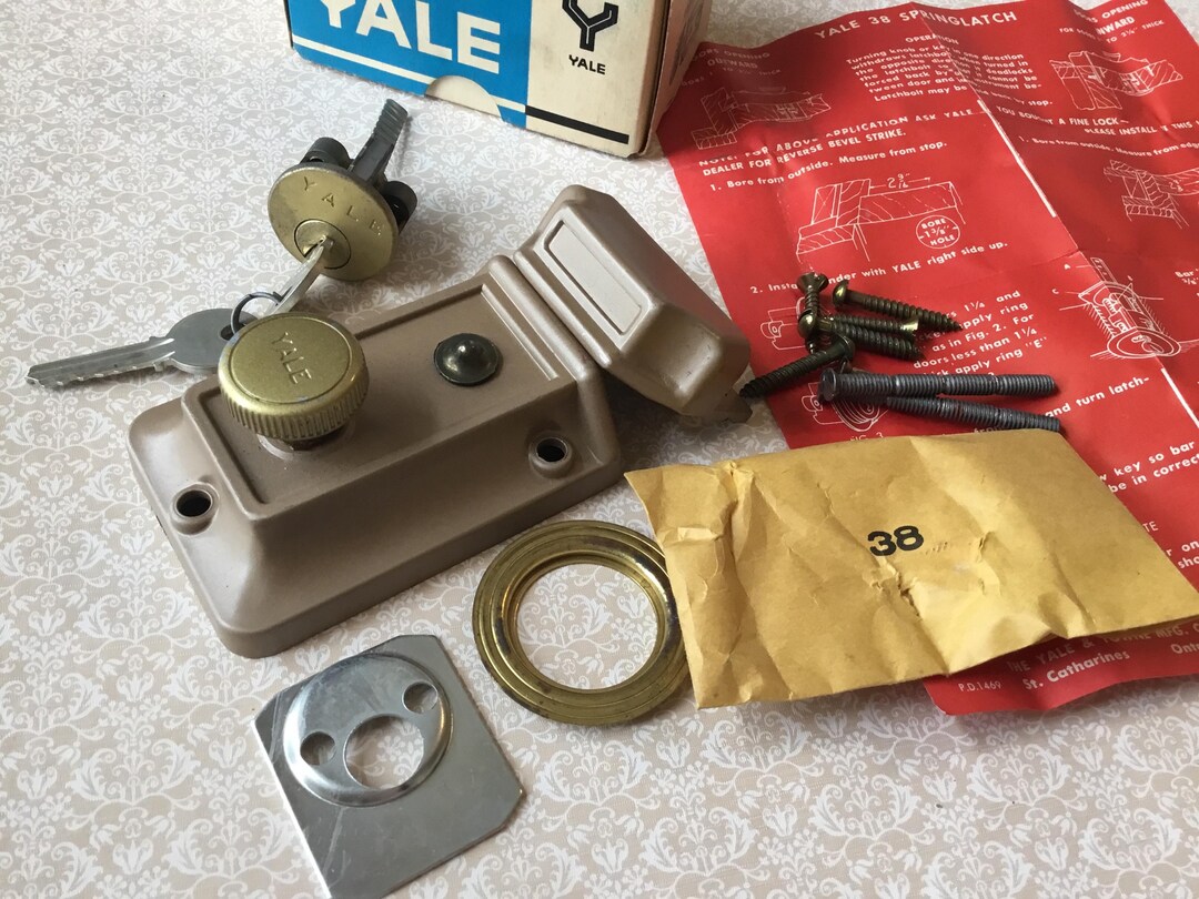 Yale Security Latch Mid Century 1970’s New Old Stock Reversible ...